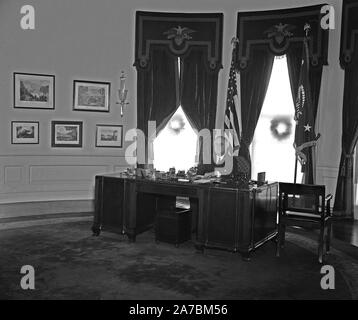President Franklin Roosevelt in the Oval Office. August 16, 1940. (CSU ...