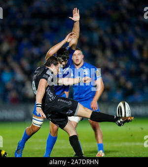 Rhodri Williams of Dragons Rugby, clear the ball Stock Photo - Alamy