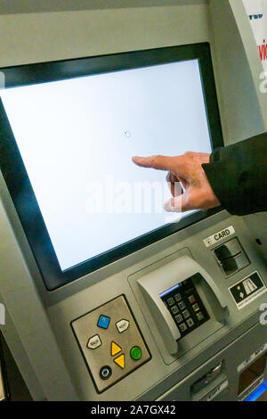 A USPS Self-Service Kiosk, or Automated Postal Center Stock Photo - Alamy