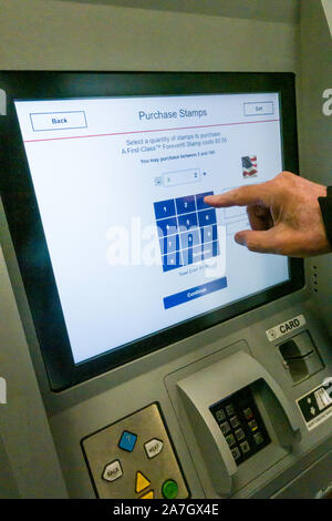 A USPS Self-Service Kiosk, or Automated Postal Center Stock Photo - Alamy