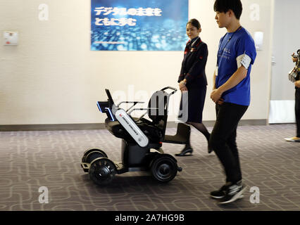 Driving to Haneda airport in Tokyo, Japan Stock Photo - Alamy