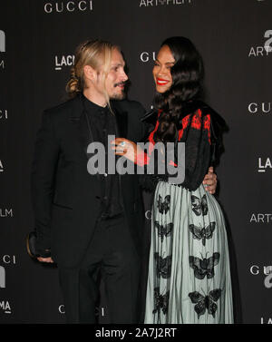 Zoe Saldana and Marco Perego-Saldana arrive at the Vanity Fair Oscar ...