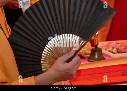 Chinese Prayers - Items and Rituals Stock Photo - Alamy
