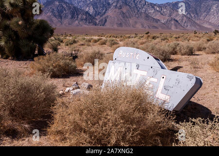 Rustic Oasis Motel along US 395 in Olancha, California Stock Photo - Alamy