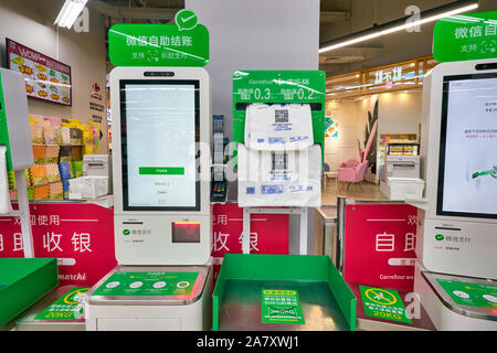 Checkout at the supermarket of a Carrefour Hypermarket Stock Photo - Alamy
