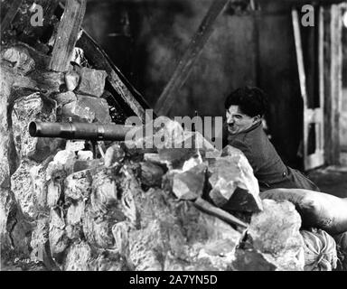 CHARLIE CHAPLIN as a Jewish Barber / Soldier in THE GREAT DICTATOR 1940 ...