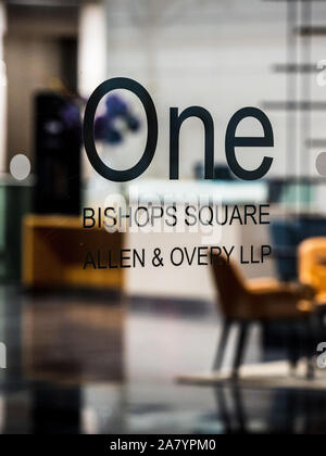 Allen & Overy, Bishops Square, London Stock Photo - Alamy