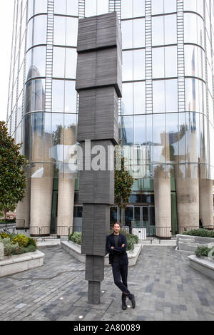 artist-idris-khan-unveiled-his-new-public-sculpture-65-000-photographs