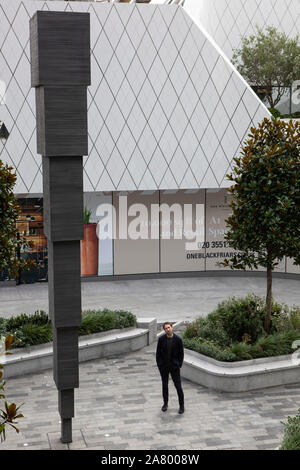 Artist Idris Khan unveiled his new public sculpture '65,000 Photographs ...