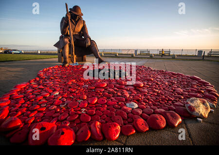 Sun rise at the Tommy Statue on the morning of Remembrance Day in ...