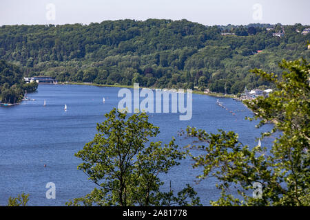 Lake Baldeney in Essen, a reservoir of river Ruhr, autumn, NRW, Germany ...