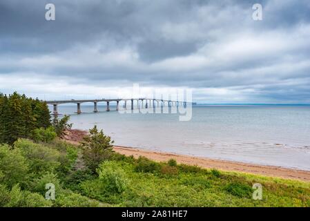 Confederation bridge linking New Brunswick with Prince Edward Island ...