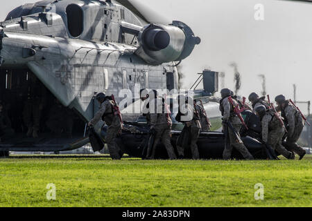 A U.S. Marine with Basic Reconnaissance Course 2-20, Reconnaissance ...