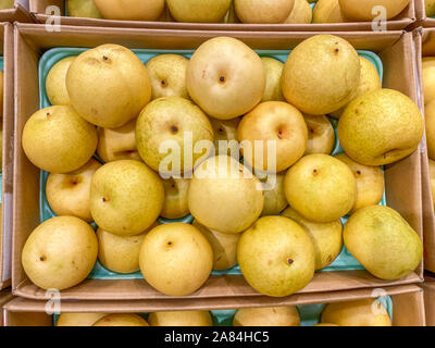 Juicy ripe yellow Chinese pear Stock Photo - Alamy