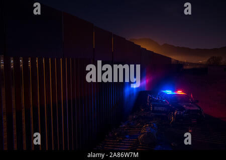 The Anapra neighborhood of Ciudad Juarez, Mexico, is seen behind the ...