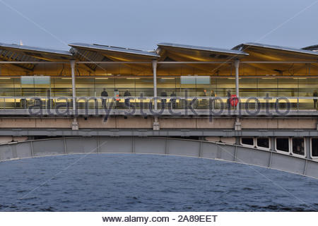 Thameslink train at London bridge Railway station in London Stock Photo ...