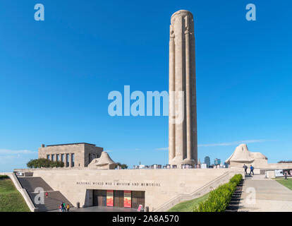 USA, Missouri, Kansas City, Liberty Memorial (WW1 monument) Dawn Stock ...