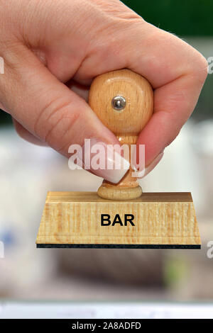 Stempel, Holzstempel, Aufschrift, Bar Stock Photo - Alamy