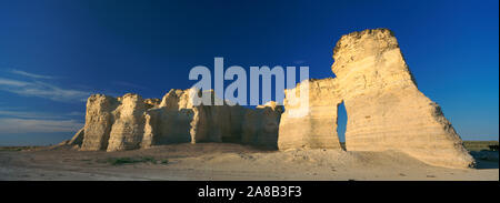 USA, Kansas, Gove County, Monument Rocks, Chalk Pyramids, Sedimentary ...