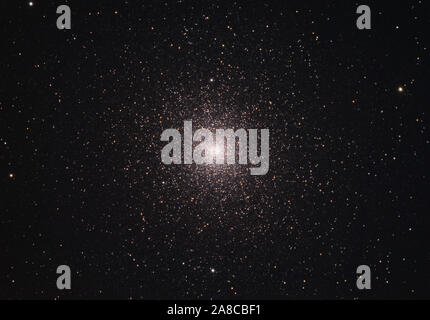 47 Tucanae (NGC 104), a globular cluster located in the constellation Tucana Stock Photo - Alamy