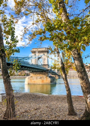 Beautiful picture of the hungarian chain bridge under renovation, in ...