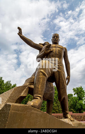 Monument of Courage dedicated to the 1966 earthquake in Tashkent, shows ...