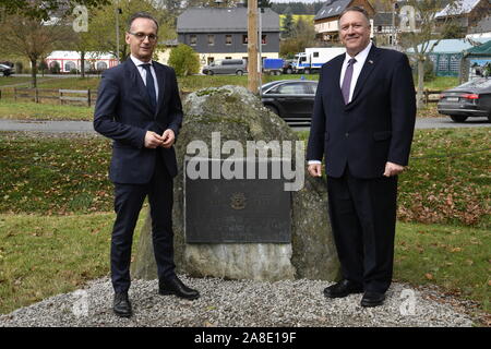 U.S. Soldiers with 2d Cavalry Regiment (2CR) sing the army song during ...