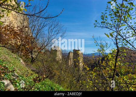 Autumnal Ujarma castle ruins hidden in Caucasian mountain on the way ...