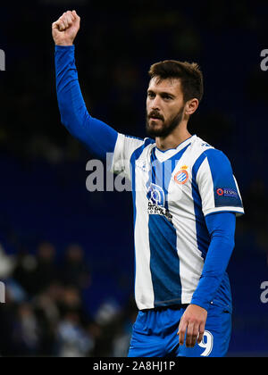 Facundo Ferreyra of RCD Espanyol celebrates his goal with his teammates ...