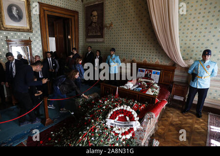 Ataturk's death bed,Dolmabahce Palace,Istanbul,Turkey Stock Photo - Alamy