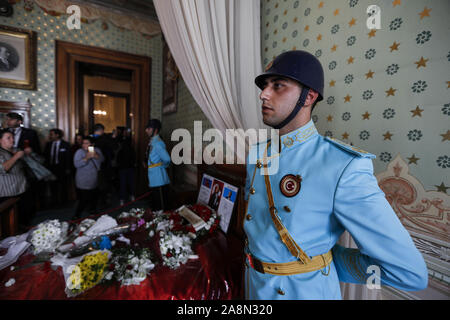 Ataturk's death bed,Dolmabahce Palace,Istanbul,Turkey Stock Photo - Alamy
