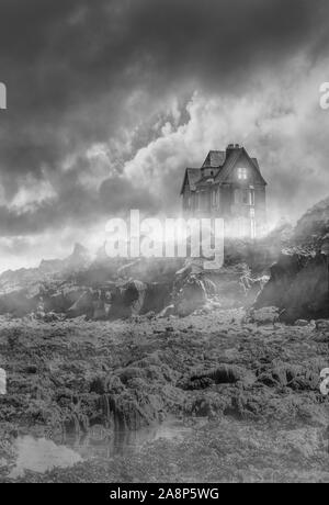 A spooky mansion Stock Photo - Alamy