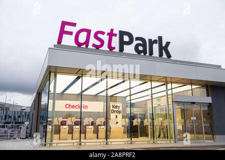Edinburgh Airport Fast Park and Plane Parking Stock Photo - Alamy