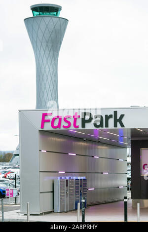 Edinburgh Airport Fast Park and Plane Parking Stock Photo - Alamy