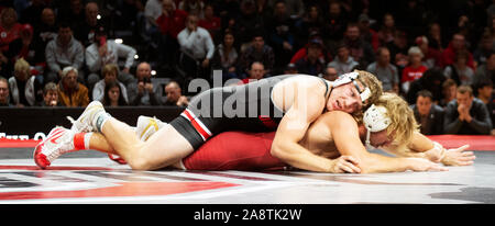 November 10, 2019: Ohio State Buckeyes Ethan Smith (black) wrestles ...