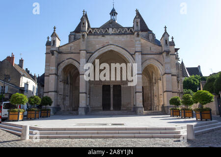 Beaune, France - August 08, 2016: Basilica Notre Dame in Beaune ...
