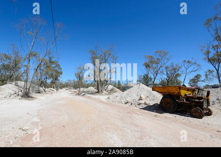 Opal mining equipment - Grawin Opal Fields, New South Wales, Australia ...