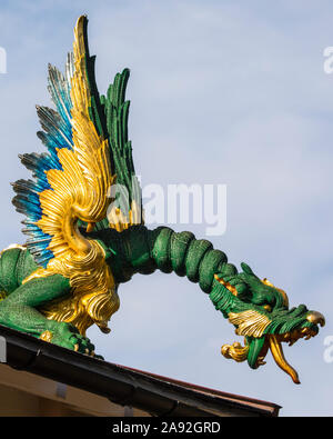A dragon statue on the Pagoda at Kew Gardens Stock Photo - Alamy