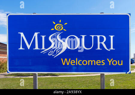 Welcome to Missouri road sign Stock Photo - Alamy