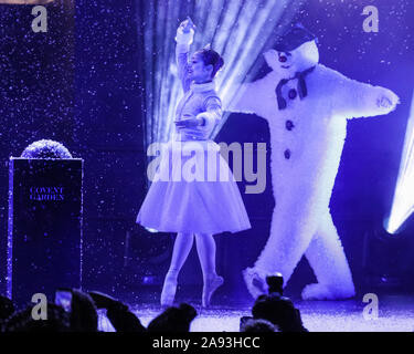 Actors and actresses from the West End production The Black Mikado ...