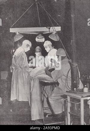 Surgeons in the Emergency War Surgery Course at Wilford Hall Ambulatory ...