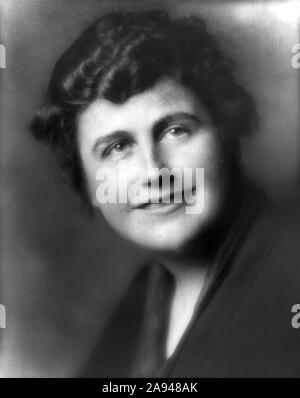 Woodrow Wilson and Edith Bolling Galt portraits cut in the shape of ...