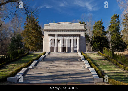 The monument building housing the Abraham Lincoln birth cabin at the ...