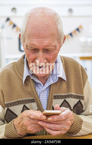 video call mobile technology plus size woman phone Stock Photo - Alamy