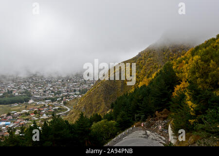 Stepantsminda village, Kazbegi. Trip to Georgia. Beautiful free ...