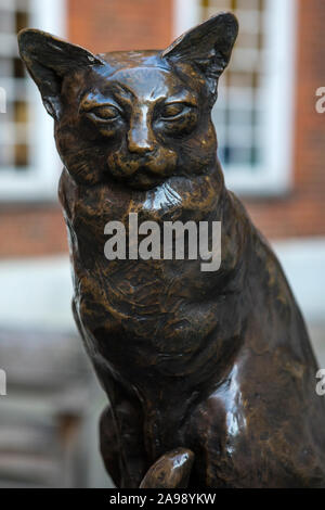 A statue of Hodge - one of the cats owned by historic English writer ...