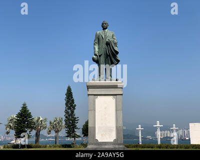 Sun Yat-sen statue, Zhongshan Park, Wuzhou, Guangxi , China Stock Photo ...