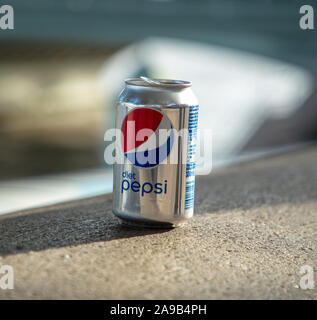 Diet Pepsi can Stock Photo - Alamy