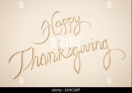 Happy Thanksgiving message handwritten in simple cursive script on ...