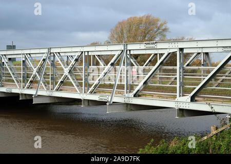 November 2019 - Weak steel river crossing bridge at Stoke St Gregory ...